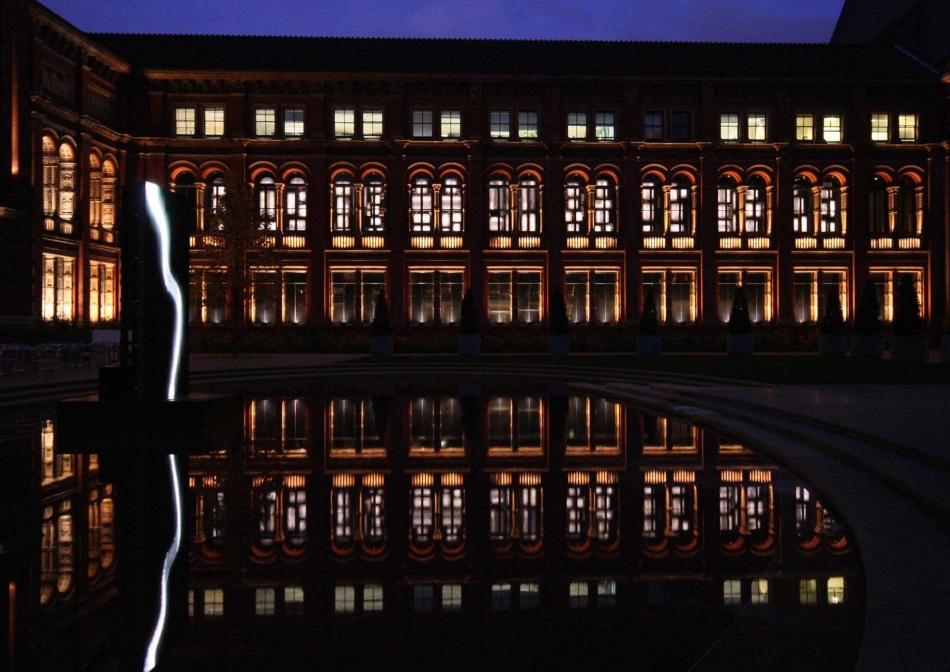 Generative digital sculpture – Universal Everything – V+A Forever